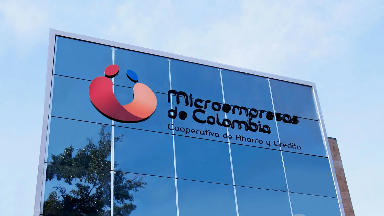 Historia, trayectoria, Microempresas de Colombia, Ahorro y Crédito
